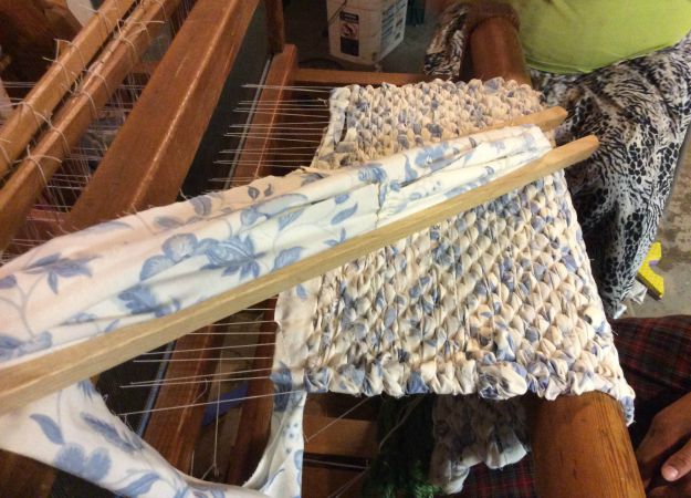 Weaving On A Loom - How To